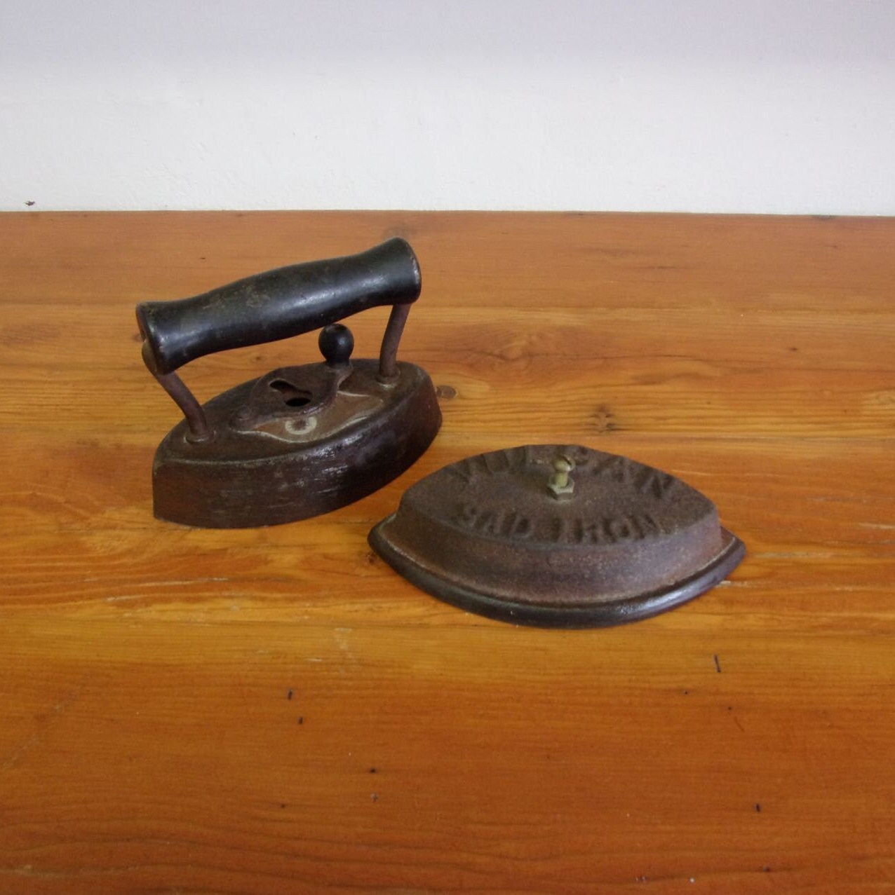 Antique Vulcan Sad Iron and Cover - Etsy