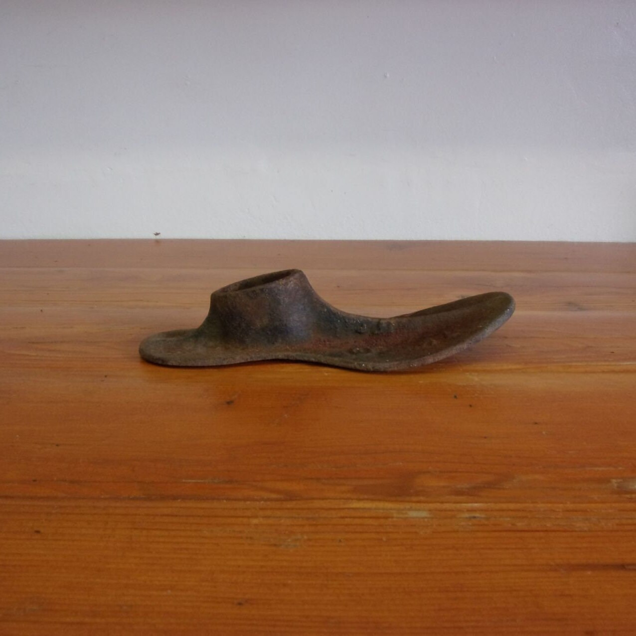 Antique Cast Iron Shoe Form Malleable 4 L - Etsy