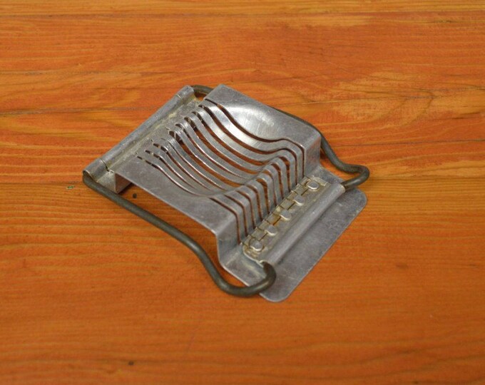 Vintage Egg Slicer Primitive Kitchen Tools Gadgets Farmhouse Kitchen ...