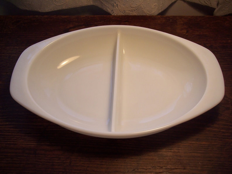 Vintage Pyrex Opal Divided Serving Dish in White Pyrex Restaurant Ware ...