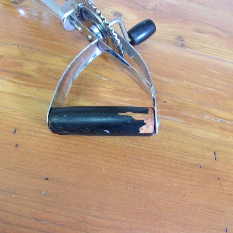 Vintage Ekco Super Speed Egg Beater With Black Wood Handle Shabby Chic ...