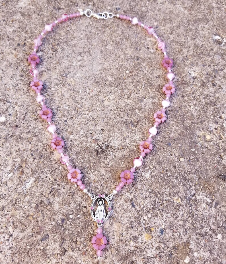 Light Pink Czech Glass Hibiscus Flower Beaded Bleased Mother Necklace ...