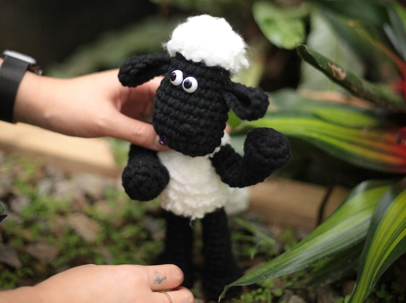 Shaun the Sheep Crochet & Knit Doll PDF Pattern _ in English - Etsy
