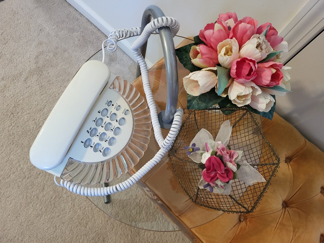 Retro Working Table-top Vintage Telephone Clamshell Design Cream Push ...