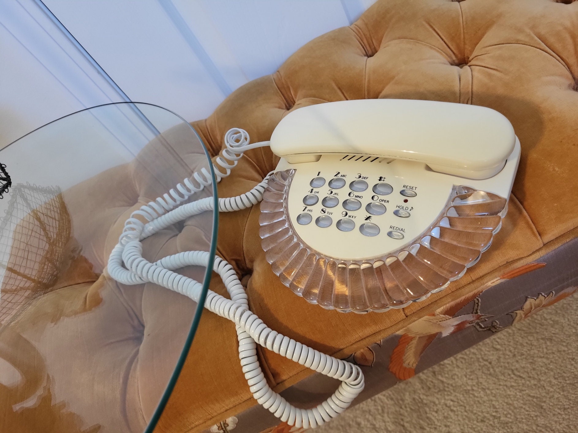 Retro Working Table-top Vintage Telephone Clamshell Design Cream Push ...