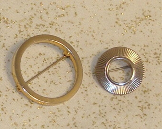 Pair of Vintage Circle Pins From 1960's - Etsy