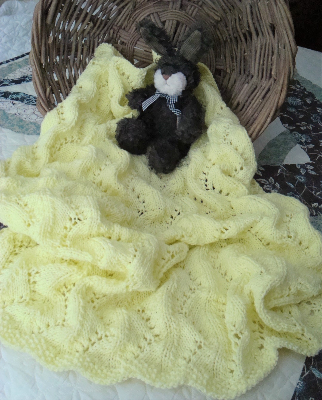 Lacey Chevron Baby Afghan/lapghan in Lemon Chiffon Acrylic - Etsy