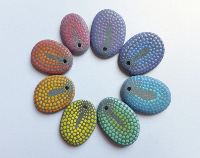 Hand Painted Pebble Beads Rainbow Set of 8 - Etsy