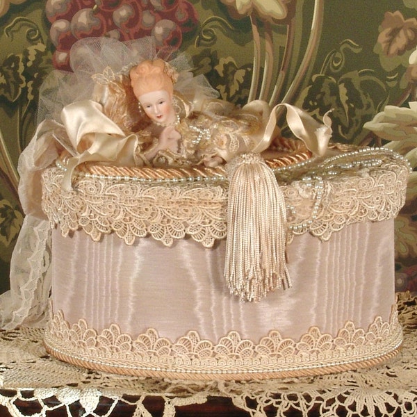 Victorian Keepsake - Etsy