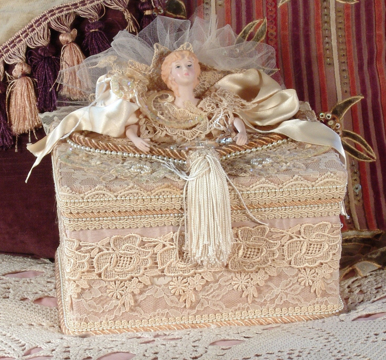 Victorian Keepsake / Trinket / Hat Box Large Square Vintage Style Hand ...