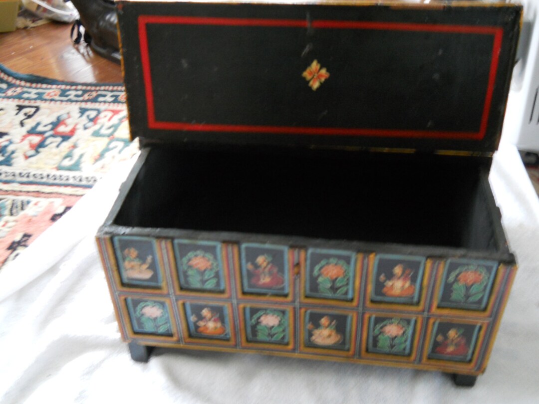 Hand Painted Hindge Box Form the 1960"s - Etsy