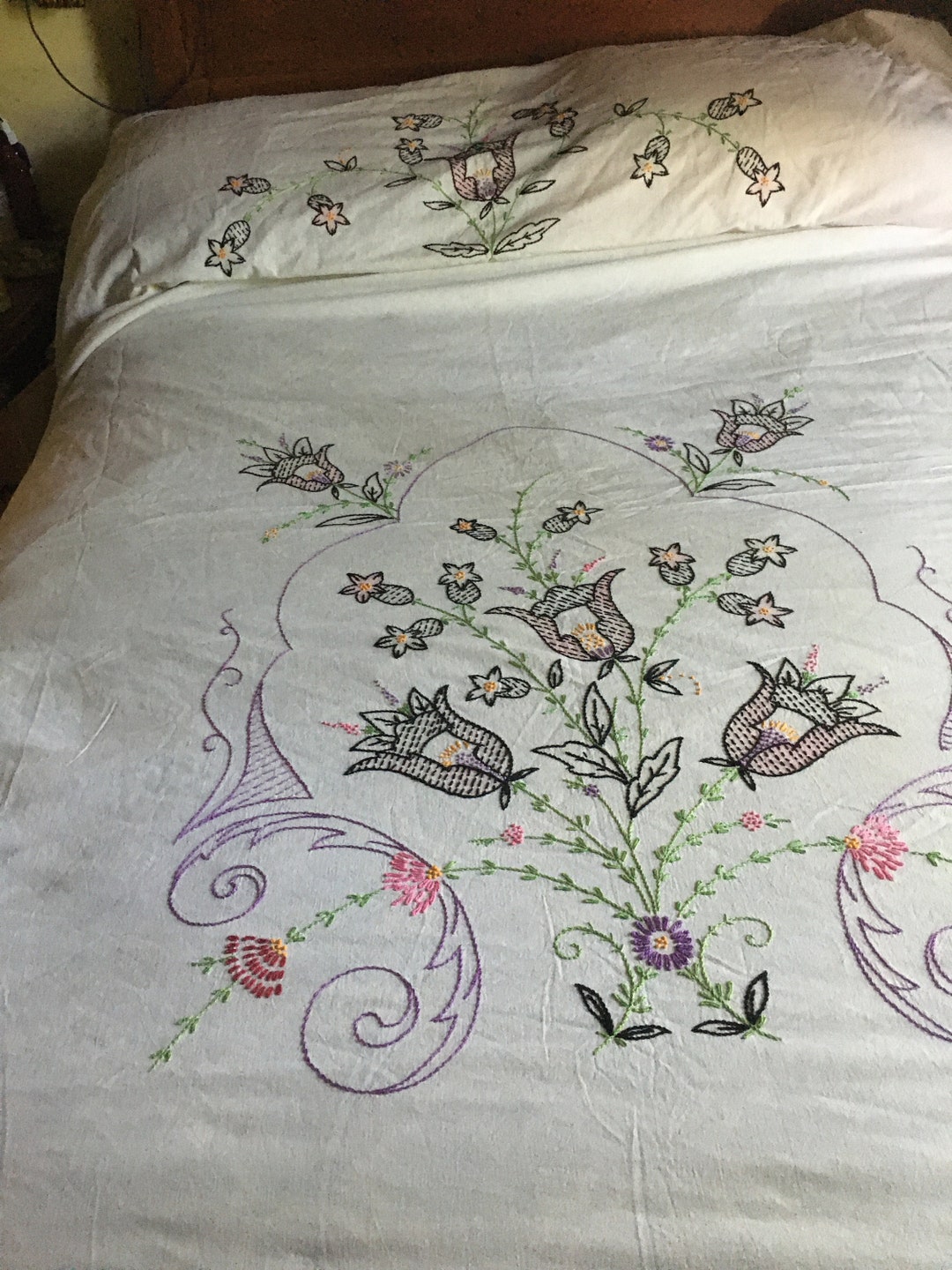 Hand Embroidery -bed Coverlet - Etsy
