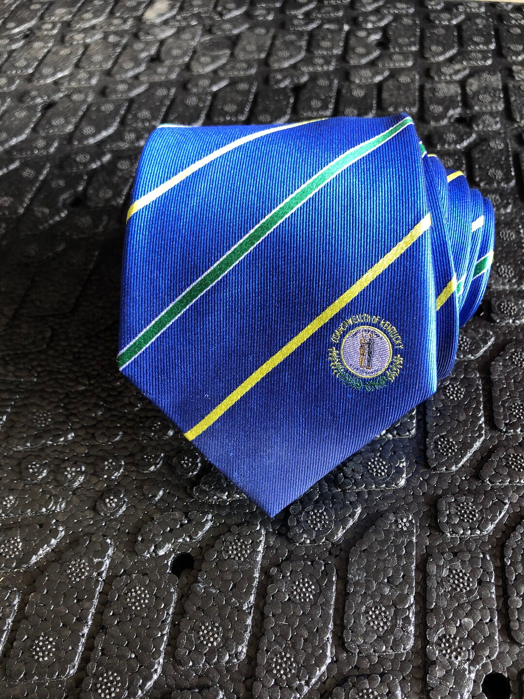 Kentucky Tie - 3.25" - Inspired by the Kentucky Flag - Kentucky KY ...