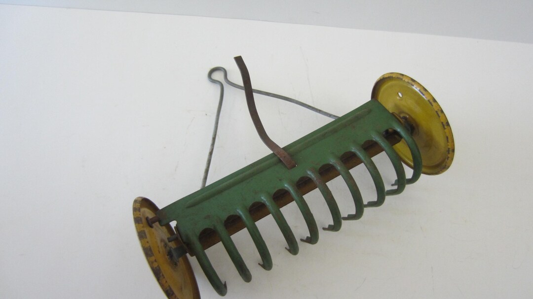 1940 MARX Toy TIN HAY Rake *john Deere Rake** Pressed Steel * Made in U ...