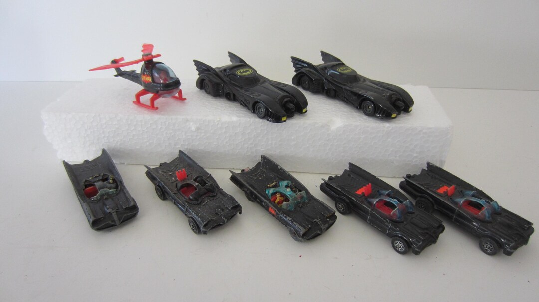 BATMAN Cars, and Chopper ** 2 ETRL Cars 1989 **CORGI Chopper 1976 ** 5 ...