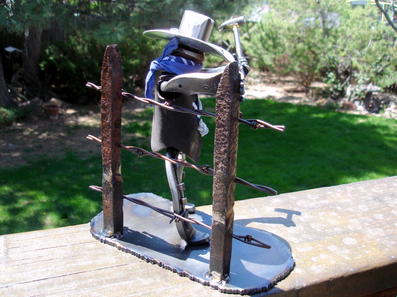 Horseshoe Cowboy Building Barbwire Fence. - Etsy