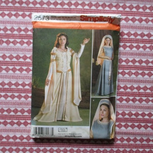2000s Sewing Pattern Simplicity 2573 Historical Renaissance Costume ...