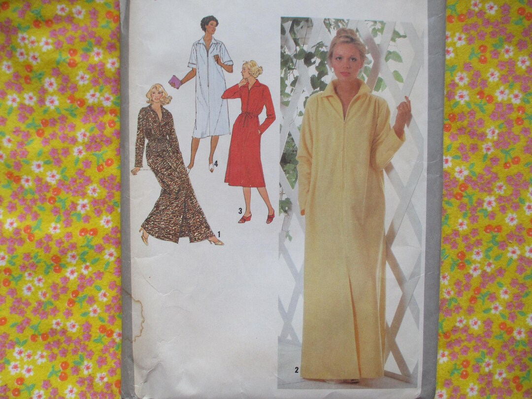 Vintage 1970s Simplicity Sewing Pattern 9048 Misses Robe in Two Lengths ...