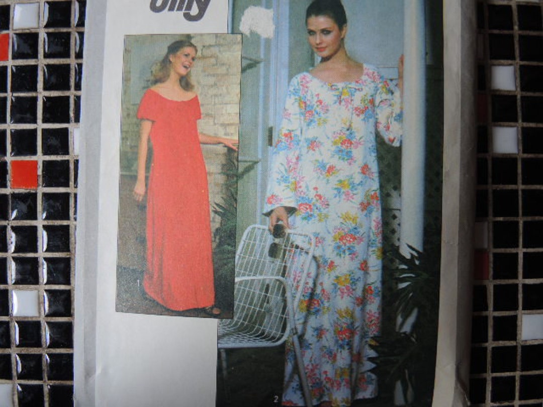 Vintage 1970s Simplicity Sewing Pattern 8463 Misses Jiffy Caftan Petite ...
