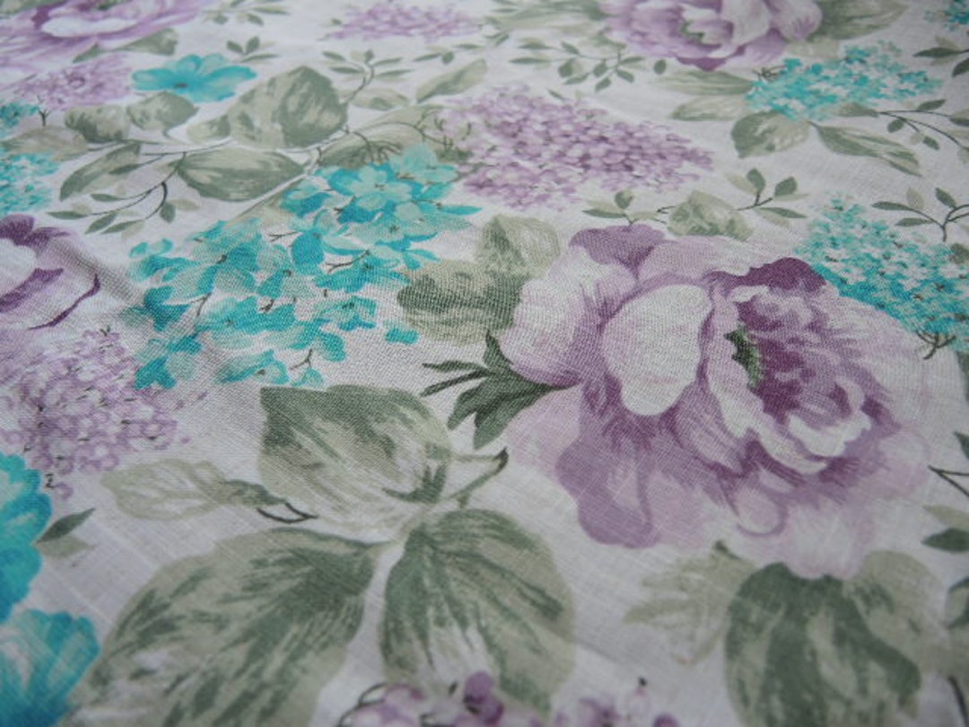 Vintage 1980s Cotton Polyester Decor Fabric Large Print Floral Flowers ...