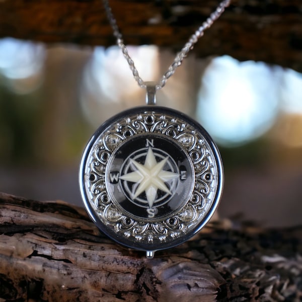 Compass Locket - Etsy