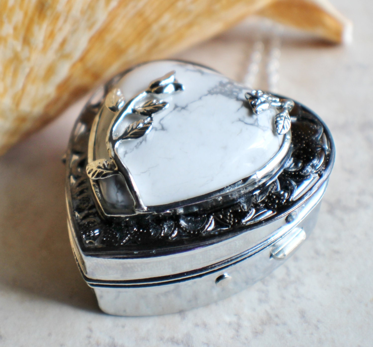 White Turquoise Heart Music Box Locket: Silver Tone Pendant Necklace - Etsy