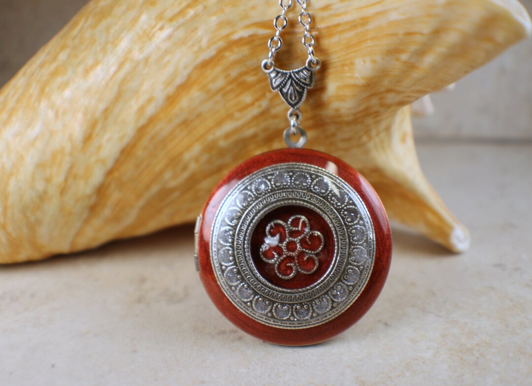 Victorian Style Locket Rust Small Photo Locket Photo Locket - Etsy