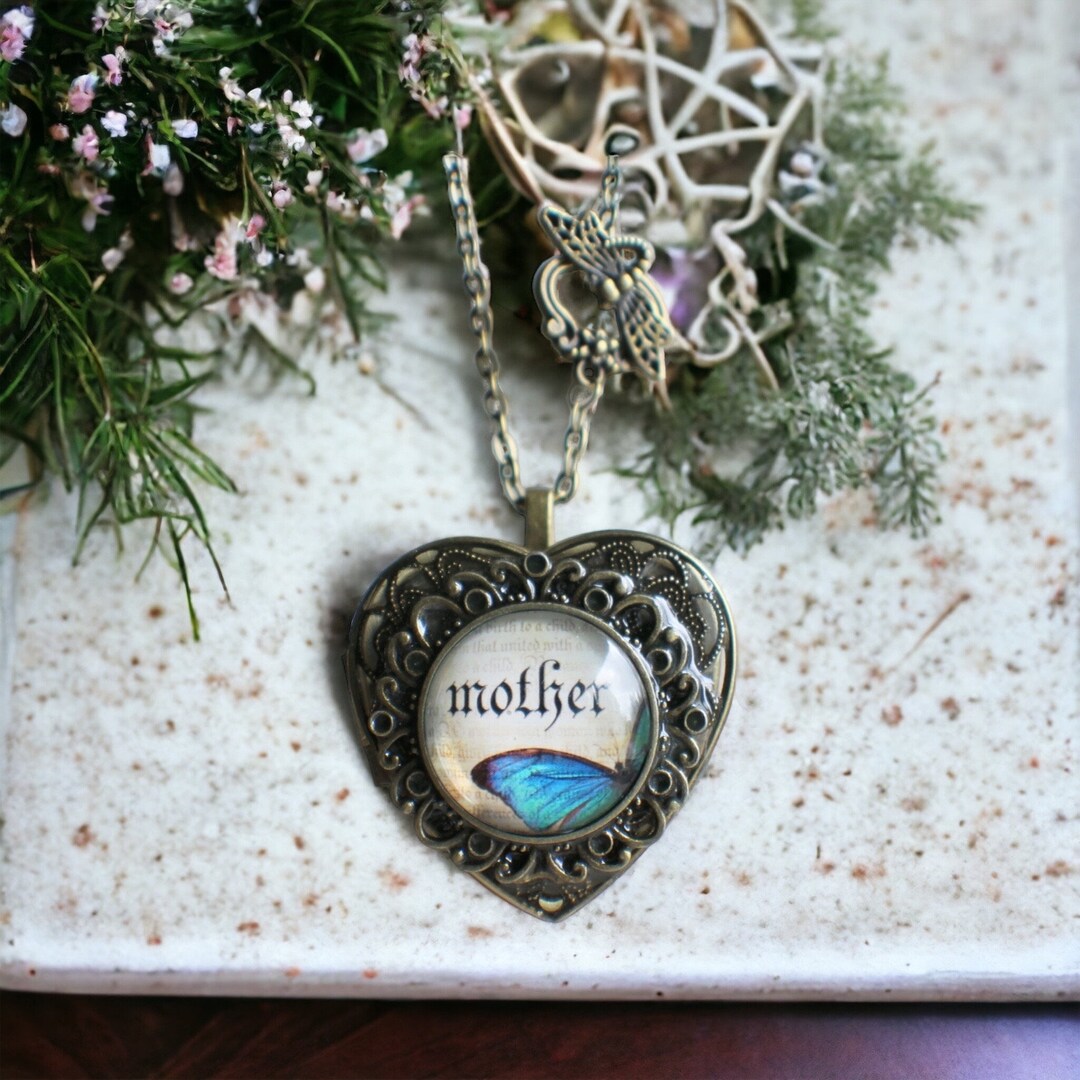 Music Box Locket for Mother, Heart Music Box Locket With Mother Image ...
