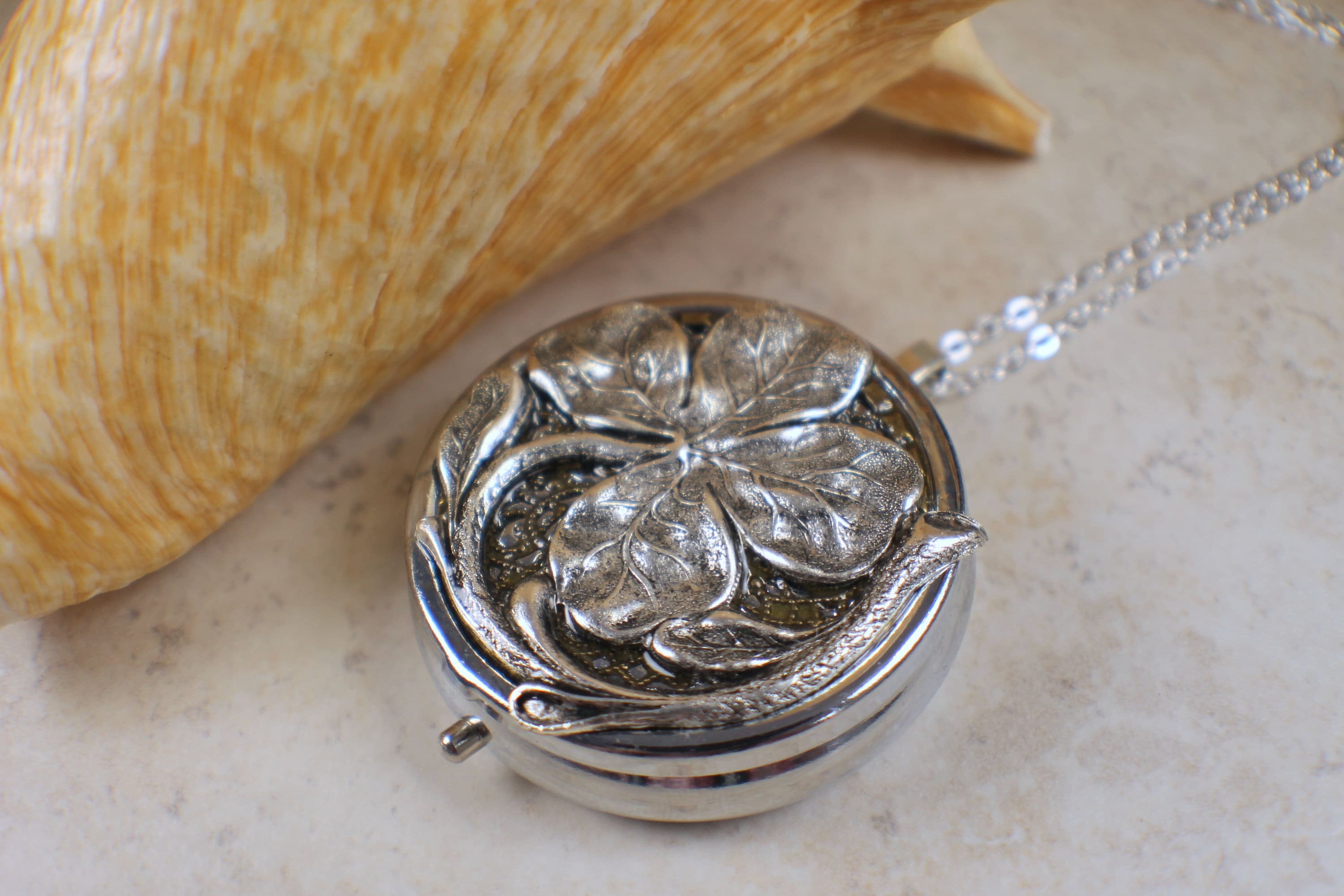 Shamrock Music Box Locket Music Box Necklace Mini Music Box - Etsy