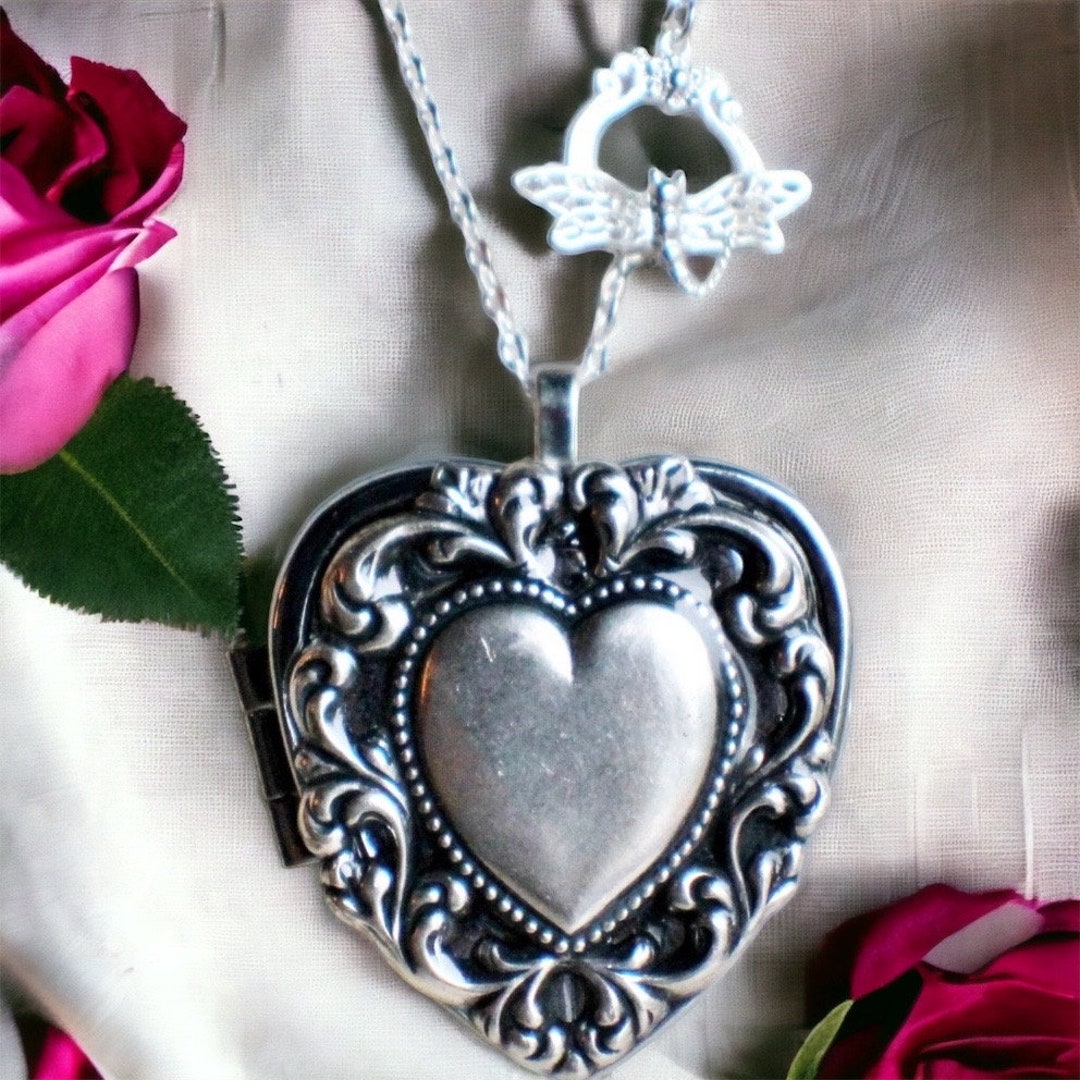 Scalloped Heart Music Box Locket, Heart Locket With Music Box Inside ...