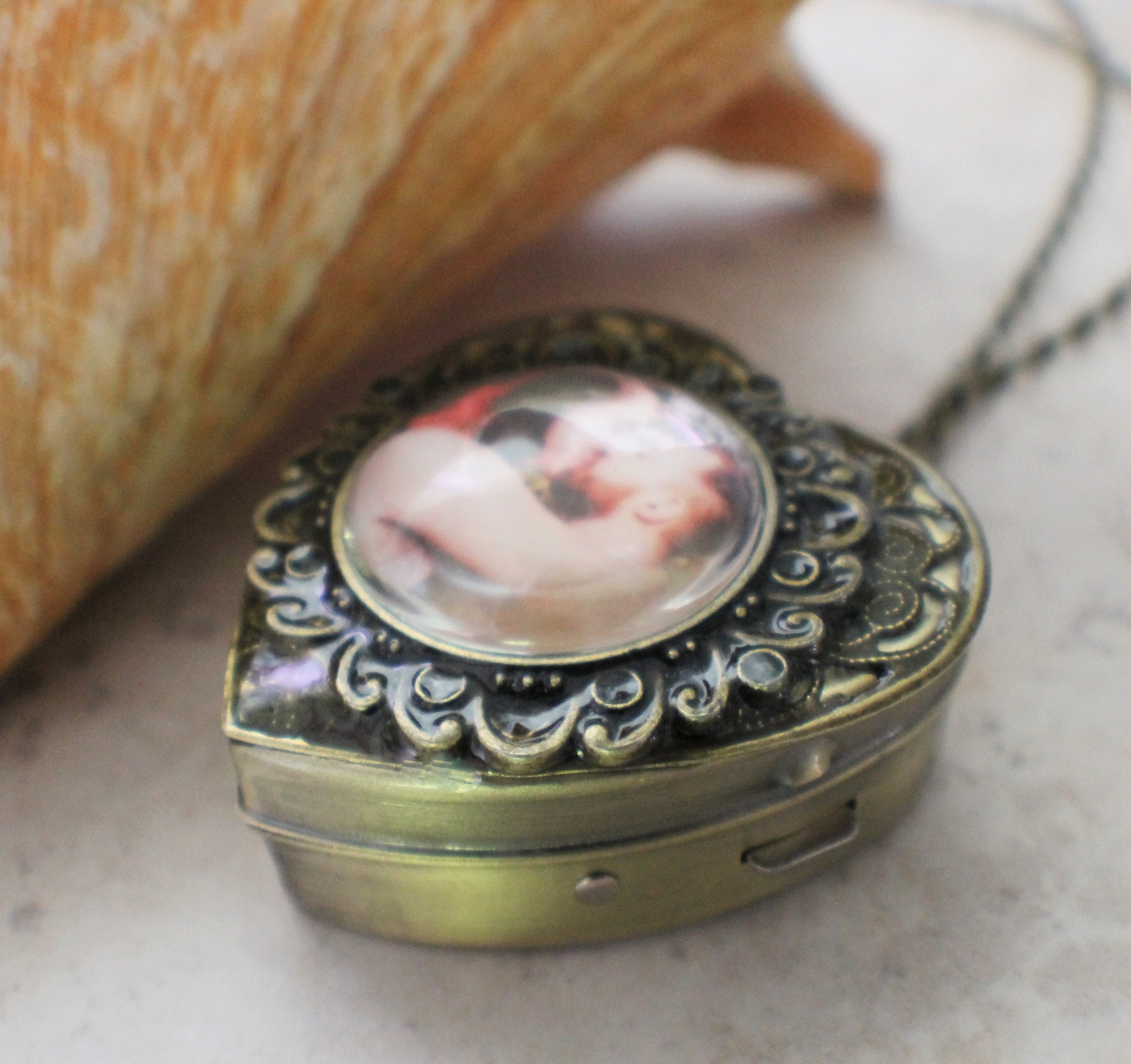 Personalized Heart Music Box Locket: Bronze Photo Pendant, 30
