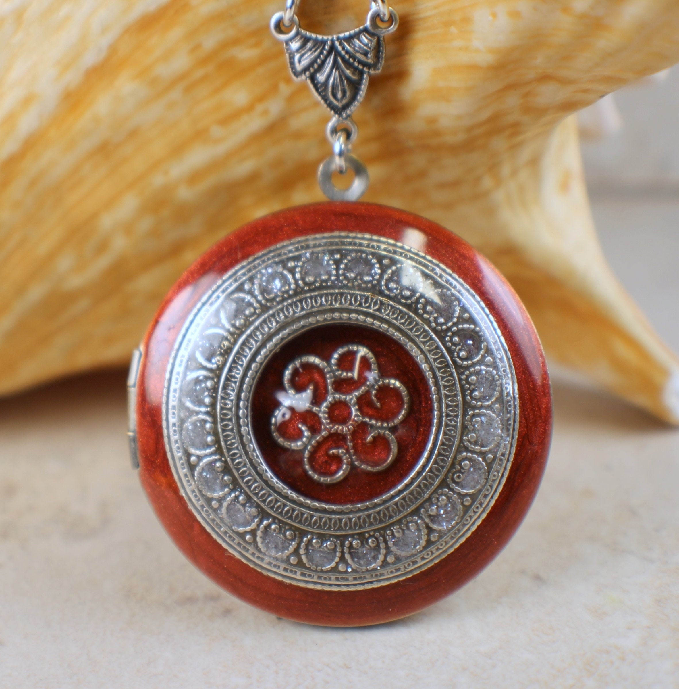 Victorian Style Locket Rust Small Photo Locket Photo Locket | Etsy