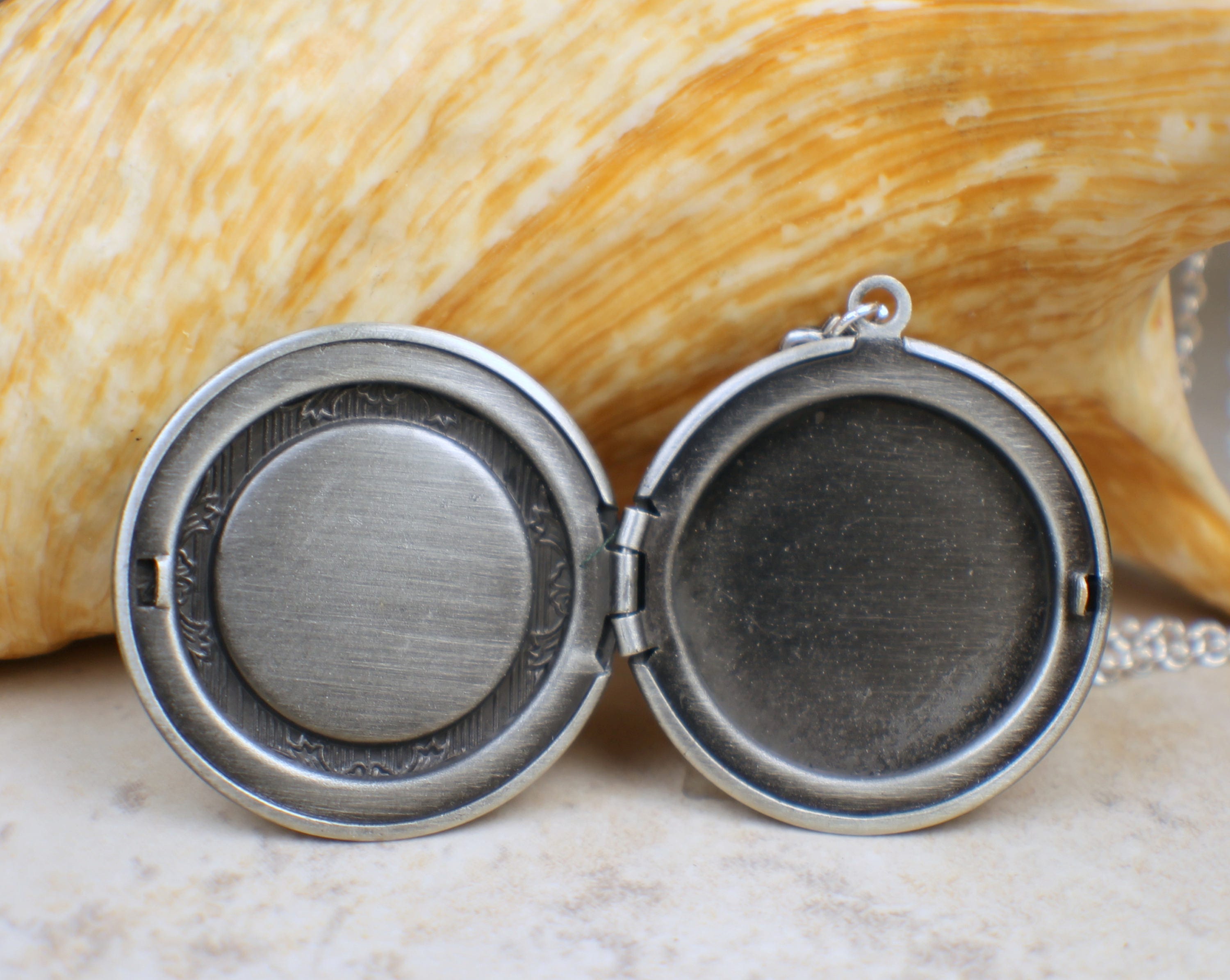 Silver Lion Locket Small Photo Locket Photo Locket Necklace - Etsy Norway
