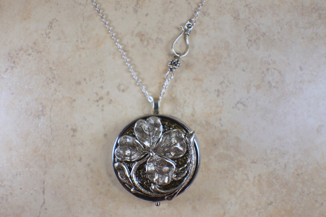 Shamrock Music Box Locket Music Box Necklace Mini Music Box | Etsy