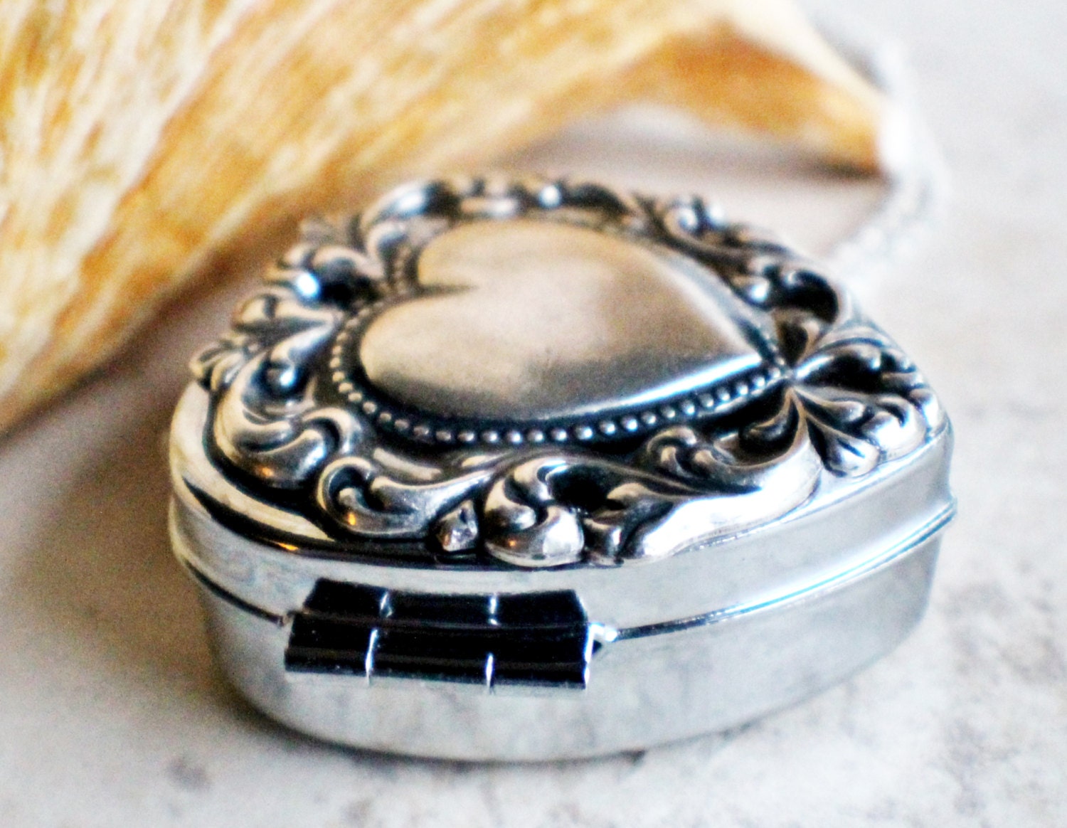 Scalloped Heart Music Box Locket Heart Locket With Music Box | Etsy