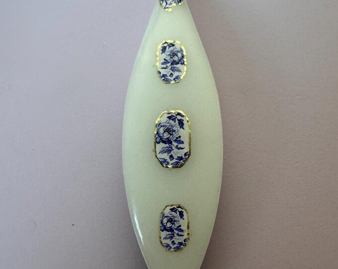 Porcelain - Hand Decorated Large Clover Style Tatting Shuttle - Shuttle ...