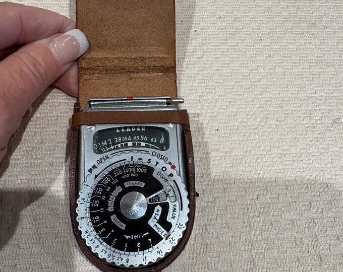 Sekonic L-8 Light Meter With Case - Etsy