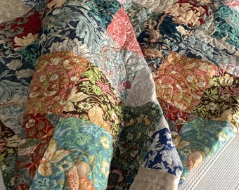 William Morris Patchwork Quilt - Etsy