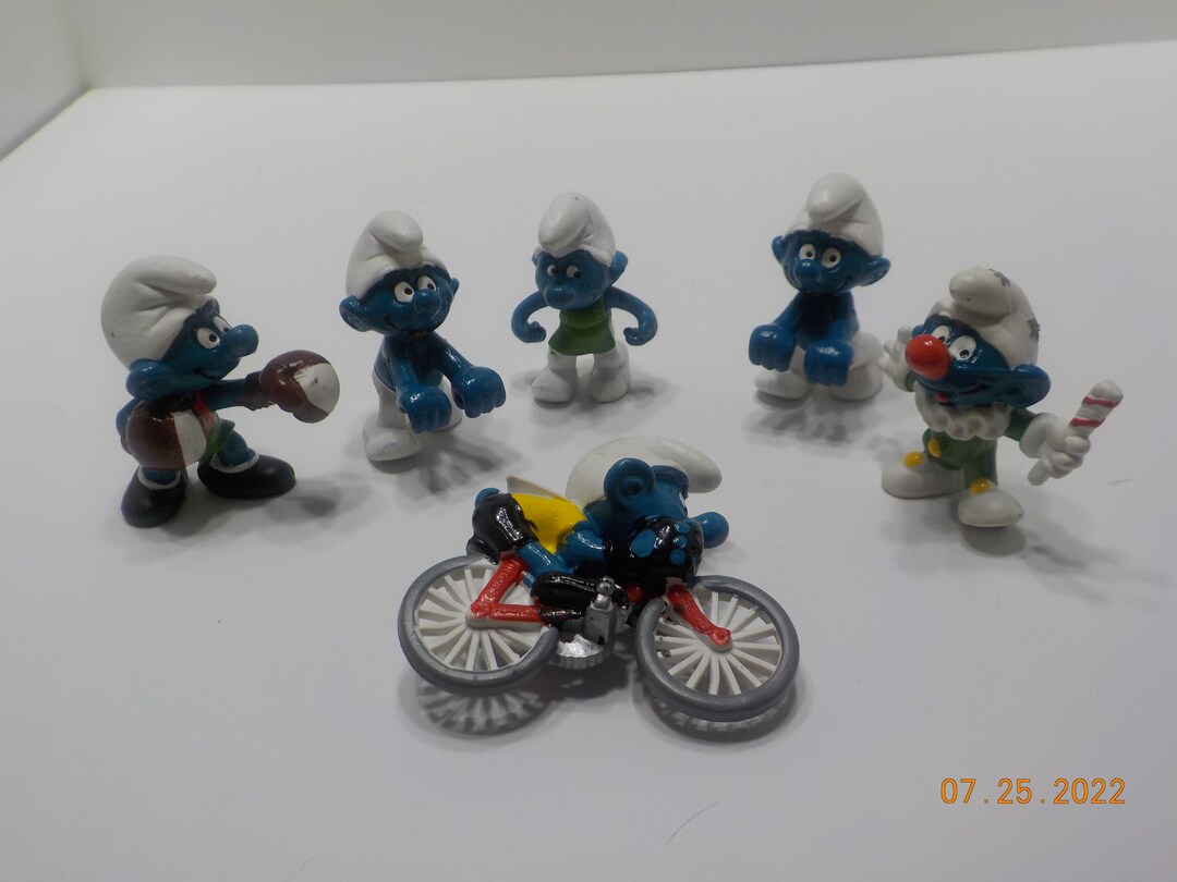 Vintage Smurf Figurines (2320) Boxer, Motorcyclist, Clown, Etal (18-A ...