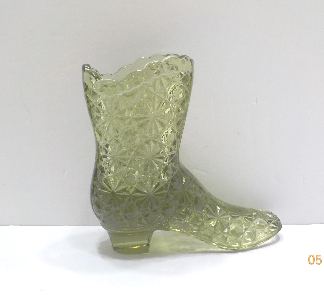 Vintage Fenton Glass Button/daisy Green Boot (38) Unsigned Fenton - Etsy