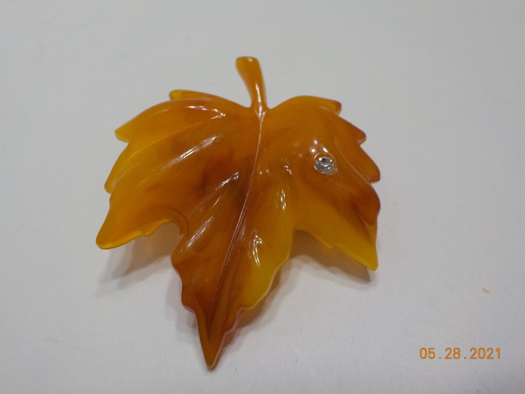 Vintage Avon Gold Tone Lucite Maple Leaf Brooch (9703) Rhinestone in ...
