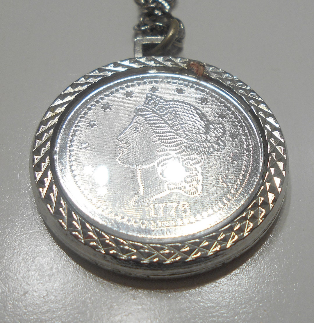 Vintage Bicentennial Commemorative Silver Tone Coin Pendant Necklace ...