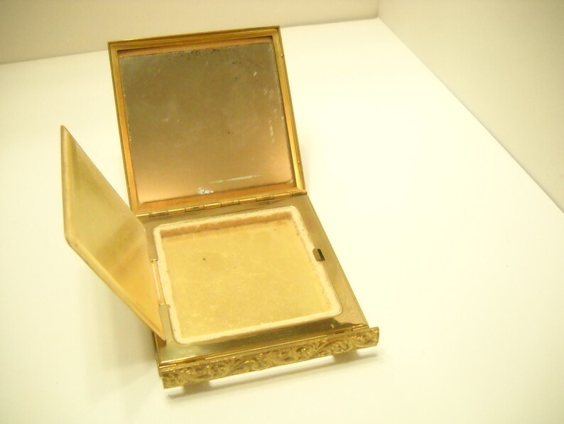 Vintage Volupte Compact 8495 | Etsy