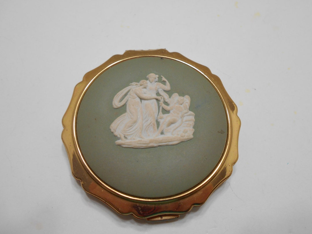 Vintage Stratton Green Wedgwood Compact 3390 Cupid - Etsy