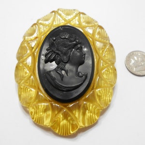 Vintage Large Lucite & Bakelite Cameo Brooch (9681) - Etsy