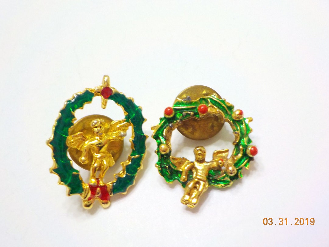 Two Vintage Angels in Christmas Wreaths 9778 Lapel Pins - Etsy