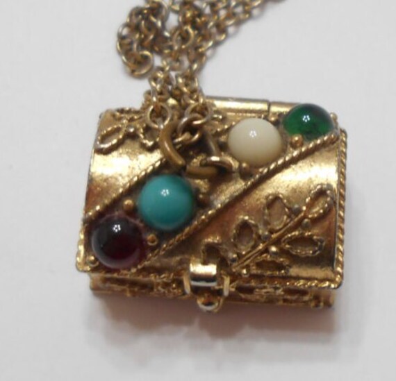 Vintage Avon Queen's Ransom Treasure Chest (3415) Pil… - Gem