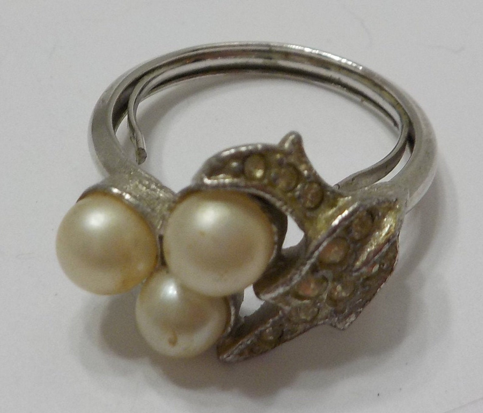 Vintage Avon Evening Splendor Faux Pearl & Rhinestone Ring - Etsy Canada