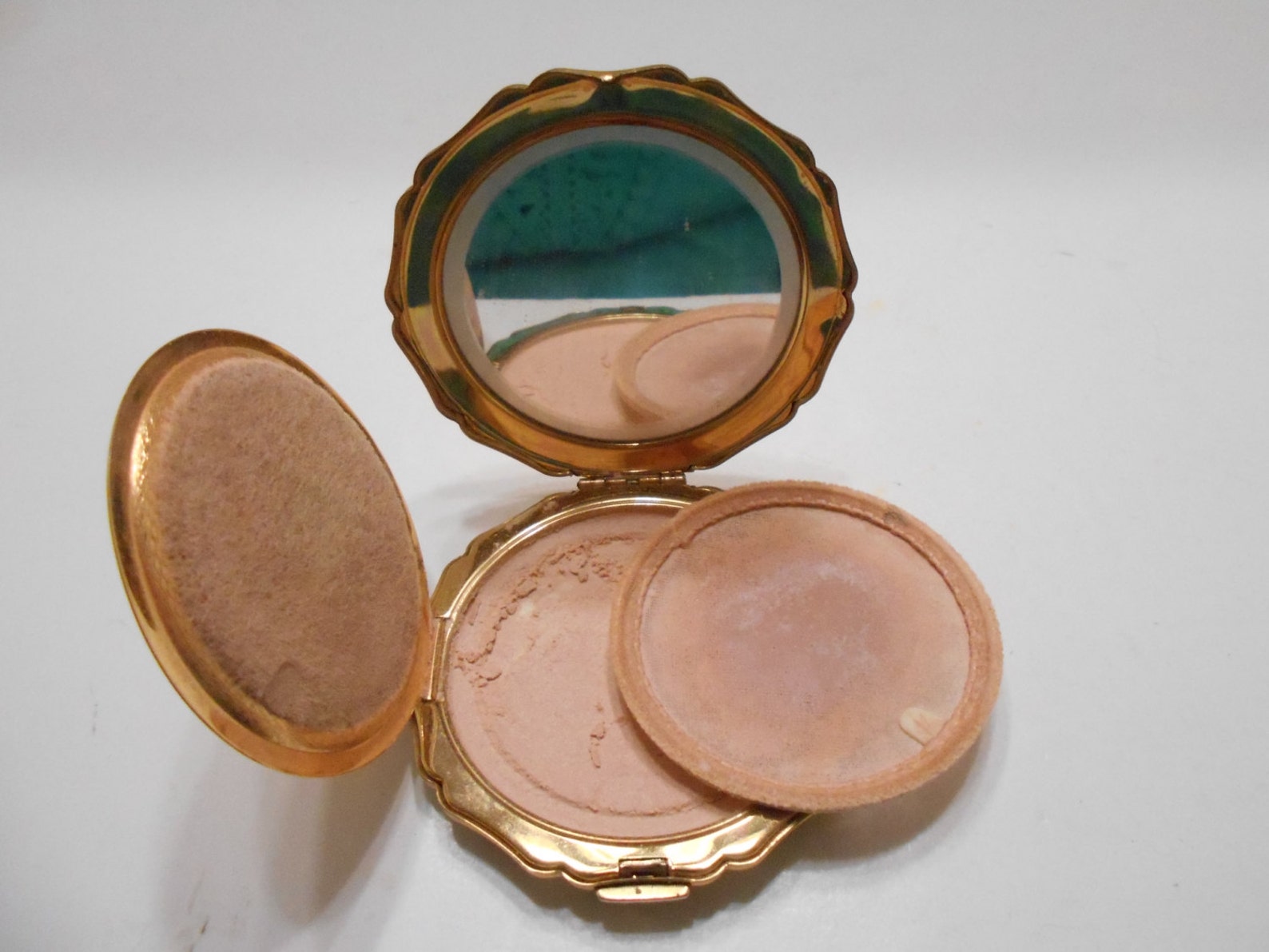 Vintage Stratton Green Wedgwood Compact 3390 Cupid - Etsy