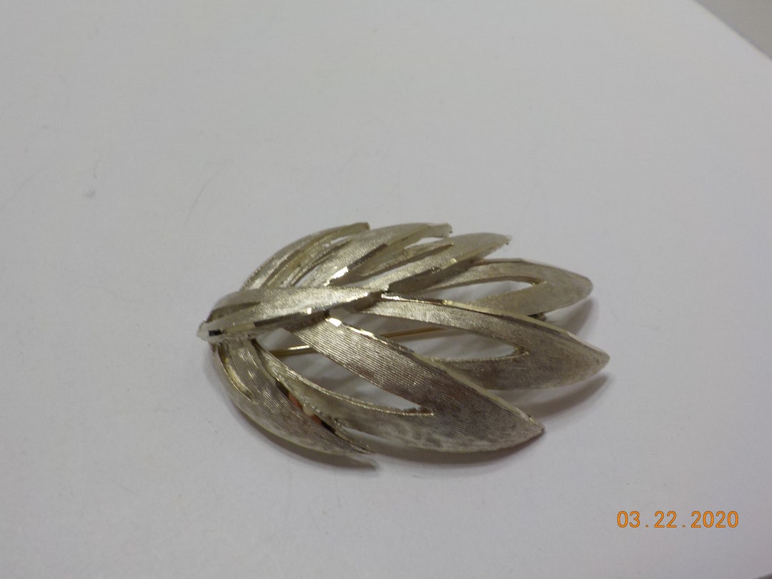 Vintage BSK Brushed Silver Tone Metal Leaf Brooch (8533) Pretty! - Etsy